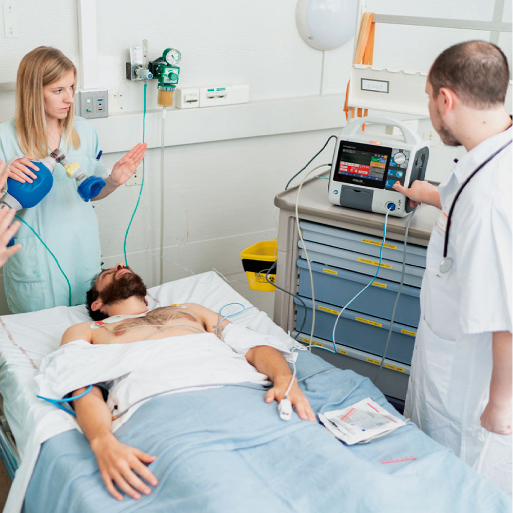 DEFIGARD HD-7 Monitor/defibrillator - SCHILLER Americas